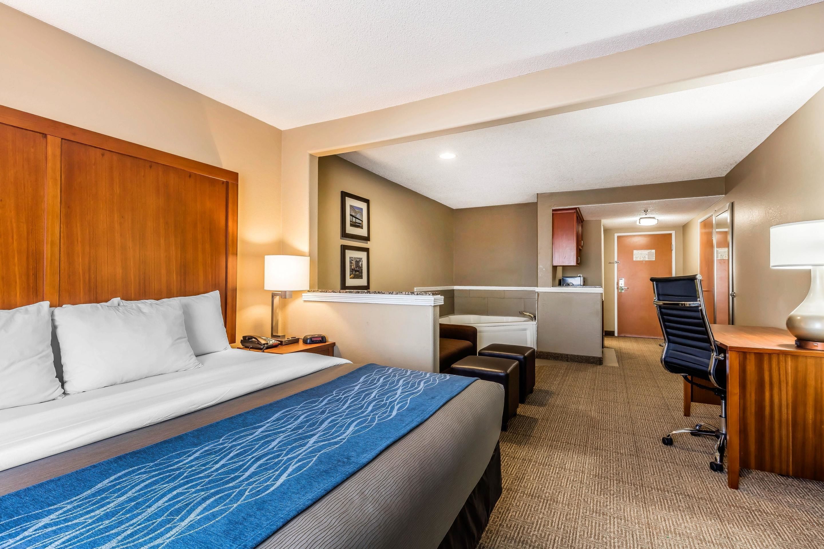 Comfort Inn & Suites Airport - American Way Reviews, Deals & Photos ...