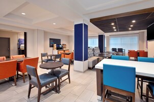 Pequeno-almoço takeaway diário incluído 