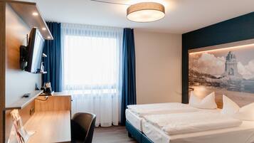 Roupa hipoalergénica, secretária, cortinas/cortinados opacos