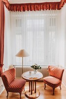 Quarto casal conforto | Sala de estar | TV de tela plana