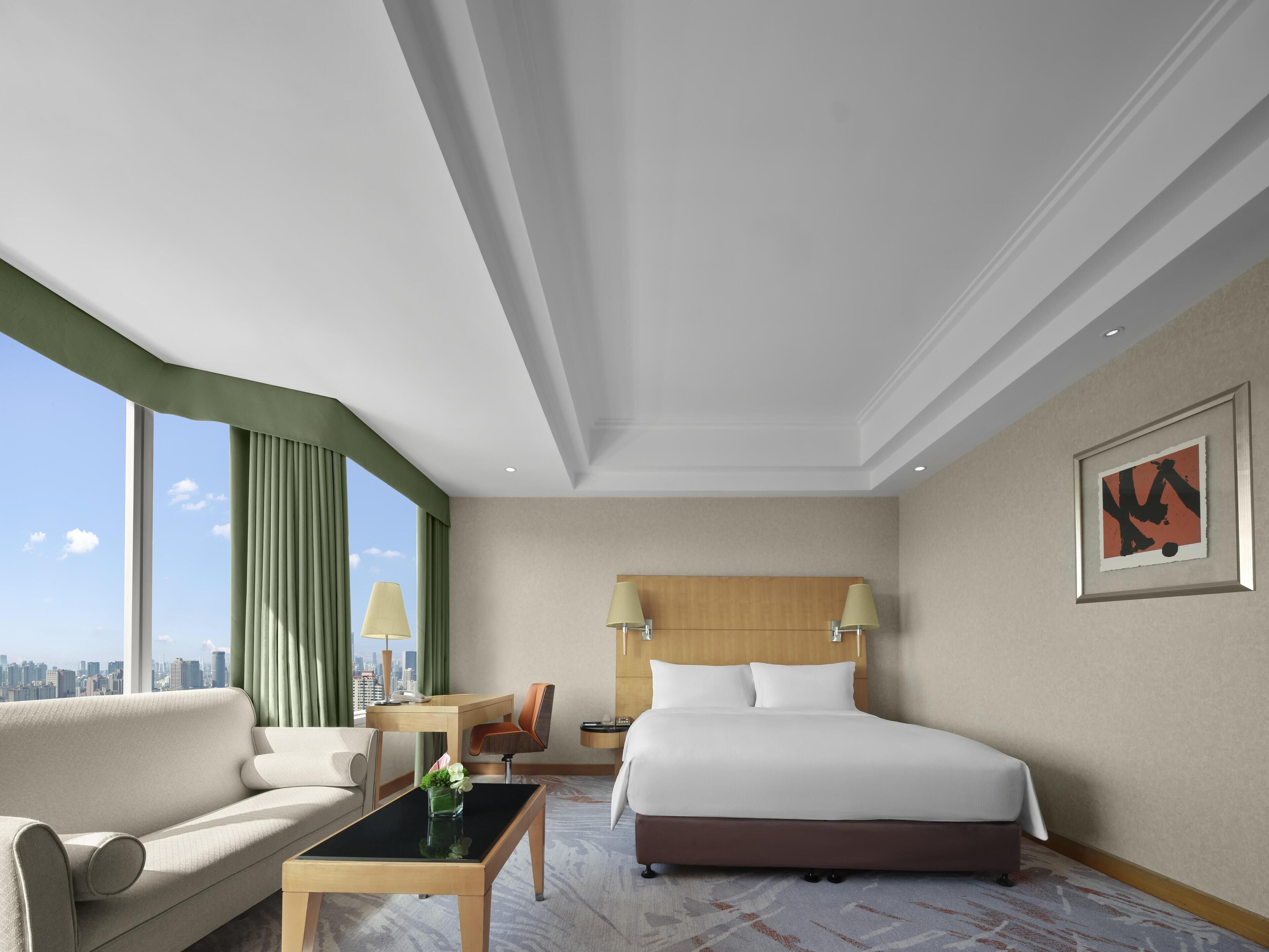 King, Quarto luxo | Roupas de cama premium, cofres nos quartos, escrivaninha