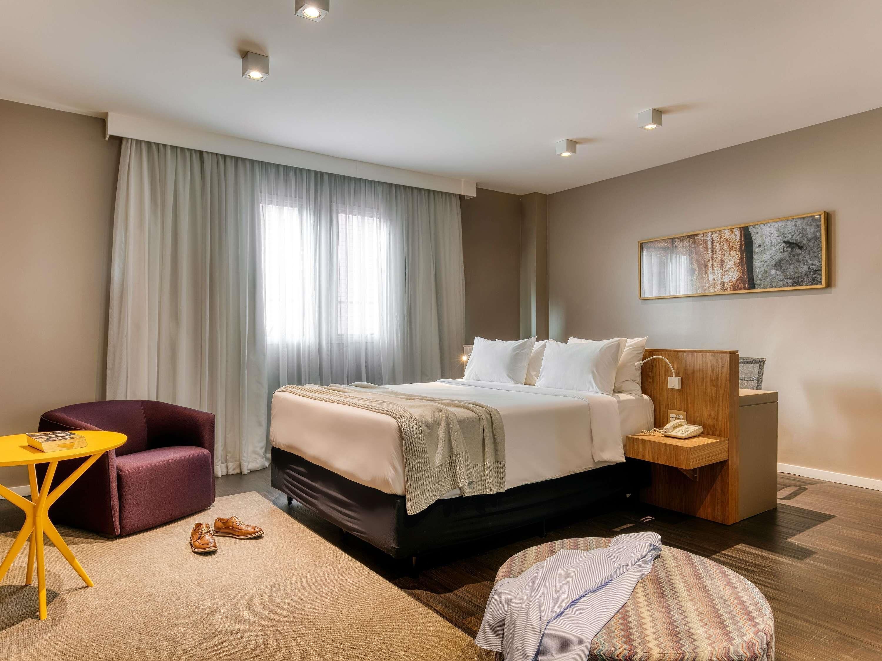 Suite de Luxo, 1 cama de casal | Minibar, cofre no quarto, secretária, cortinas/cortinados opacos 