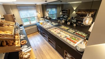 Café da manhã com buffet todos os dias (EUR 16 por pessoa)