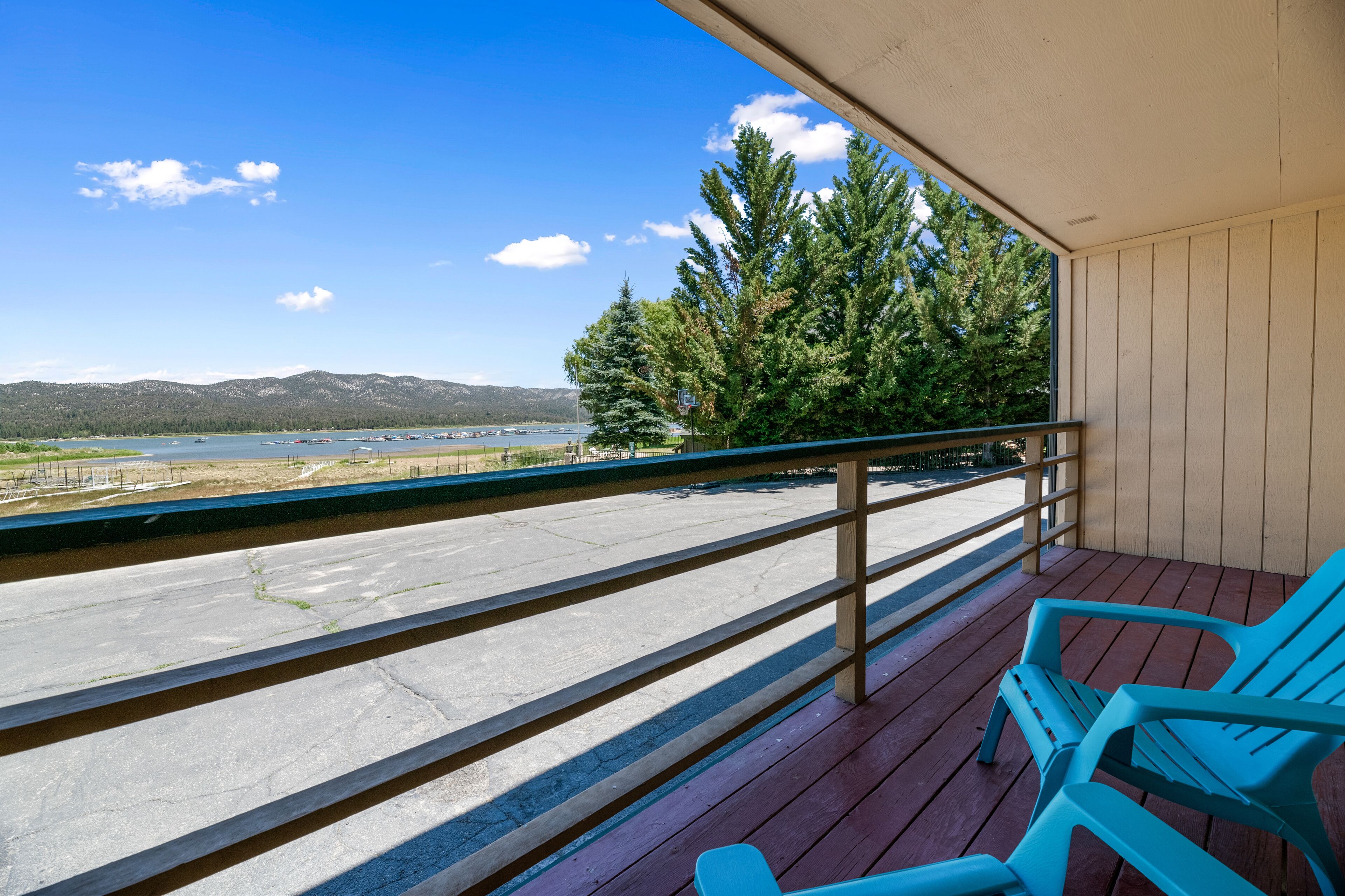 Quarto Standard, 1 cama king-size, lareira, vista para o lago | Terraço/pátio interior