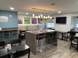 Café da manhã com buffet grátis todos os dias