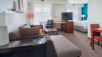 1 quarto, roupa de alta qualidade, cofre no quarto, secretária