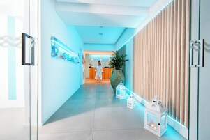 Sala(s) para tratamentos a casais, sauna, banheira de hidromassagem 