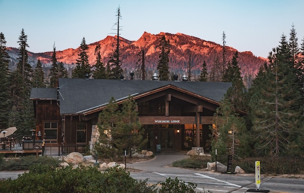 Wuksachi Lodge - Sequoia National Park