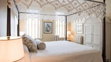 Quarto Standard, 1 cama king-size | Roupa hipoalergénica, cofre no quarto, com decoração personalizada