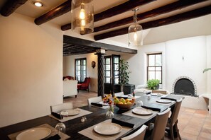 Café da manhã com buffet grátis todos os dias