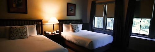 Longfellows Inn And Restaurant - Saratoga Springs, NY