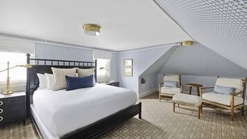 Quarto (Hackenberg King with Seating Area) | Roupa de alta qualidade, edredões de penas, com decoração personalizada