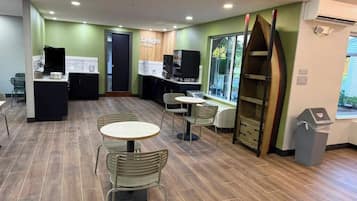 Café da manhã continental grátis todos os dias