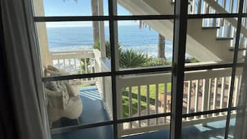 Quarto standard, 1 cama King, vista parcial para o oceano | Vista para praia/oceano