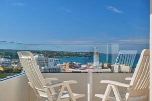 Quarto casal superior, sacada, vista para o mar | Vista da sacada