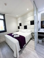 Quarto Duplo, 1 cama queen-size | Secretária, cortinas/cortinados opacos, quartos insonorizados 