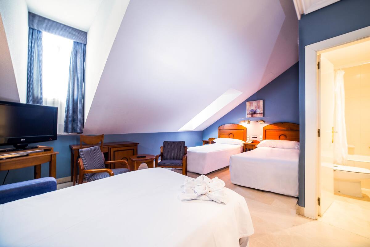 Quarto Duplo (+ Extra Bed) | Minibar, cofre no quarto, secretária, quartos insonorizados 