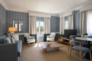 Suite | Minibar, cofre no quarto, secretária, Wi-fi grátis 