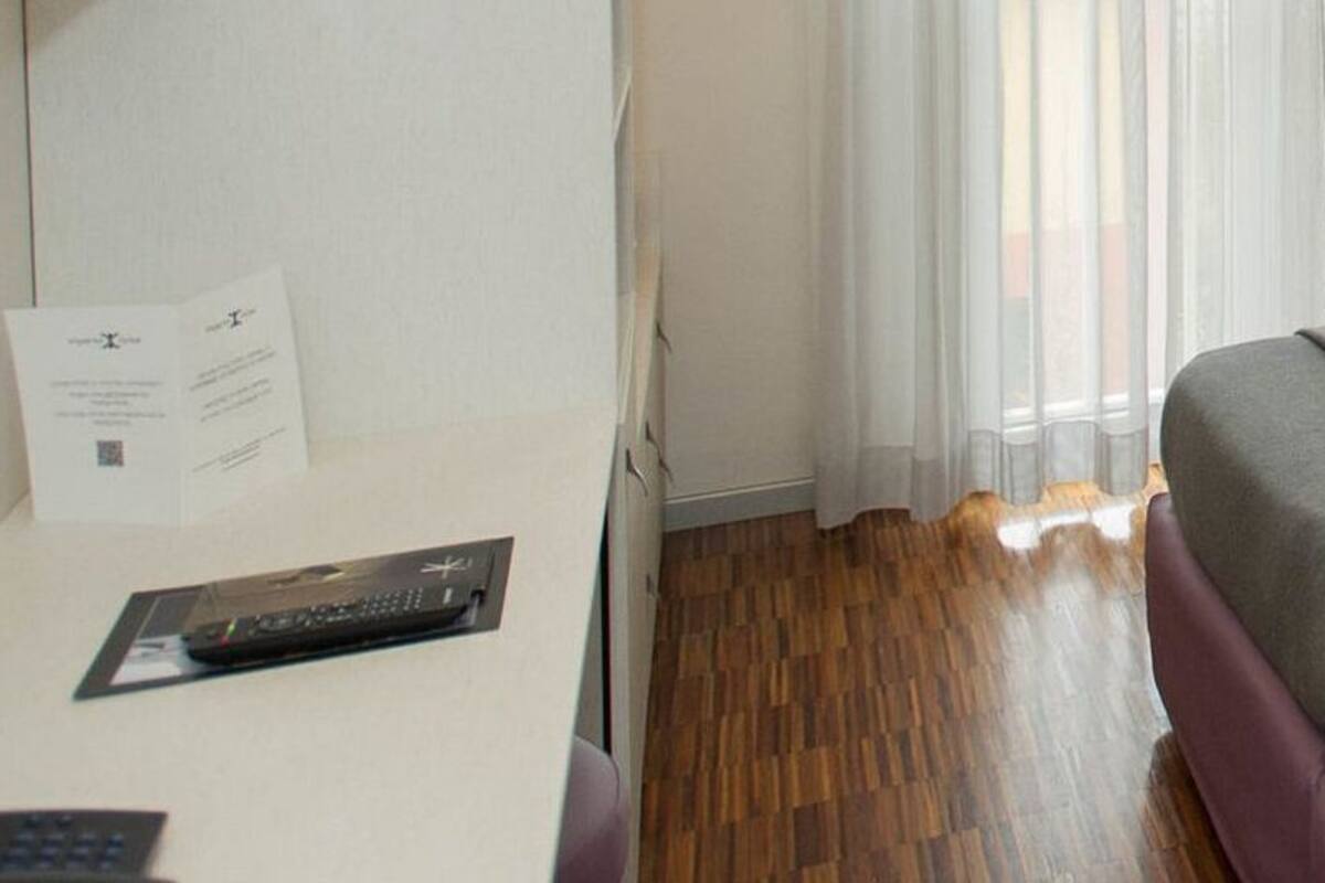 Cofre no quarto, secretária, quartos insonorizados, Wi-fi grátis