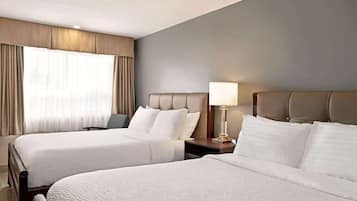 Quarto, 2 camas queen-size, não fumadores | Camas de colchão pillowtop, secretária, cortinas/cortinados opacos