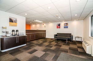 Área de estar no saguão