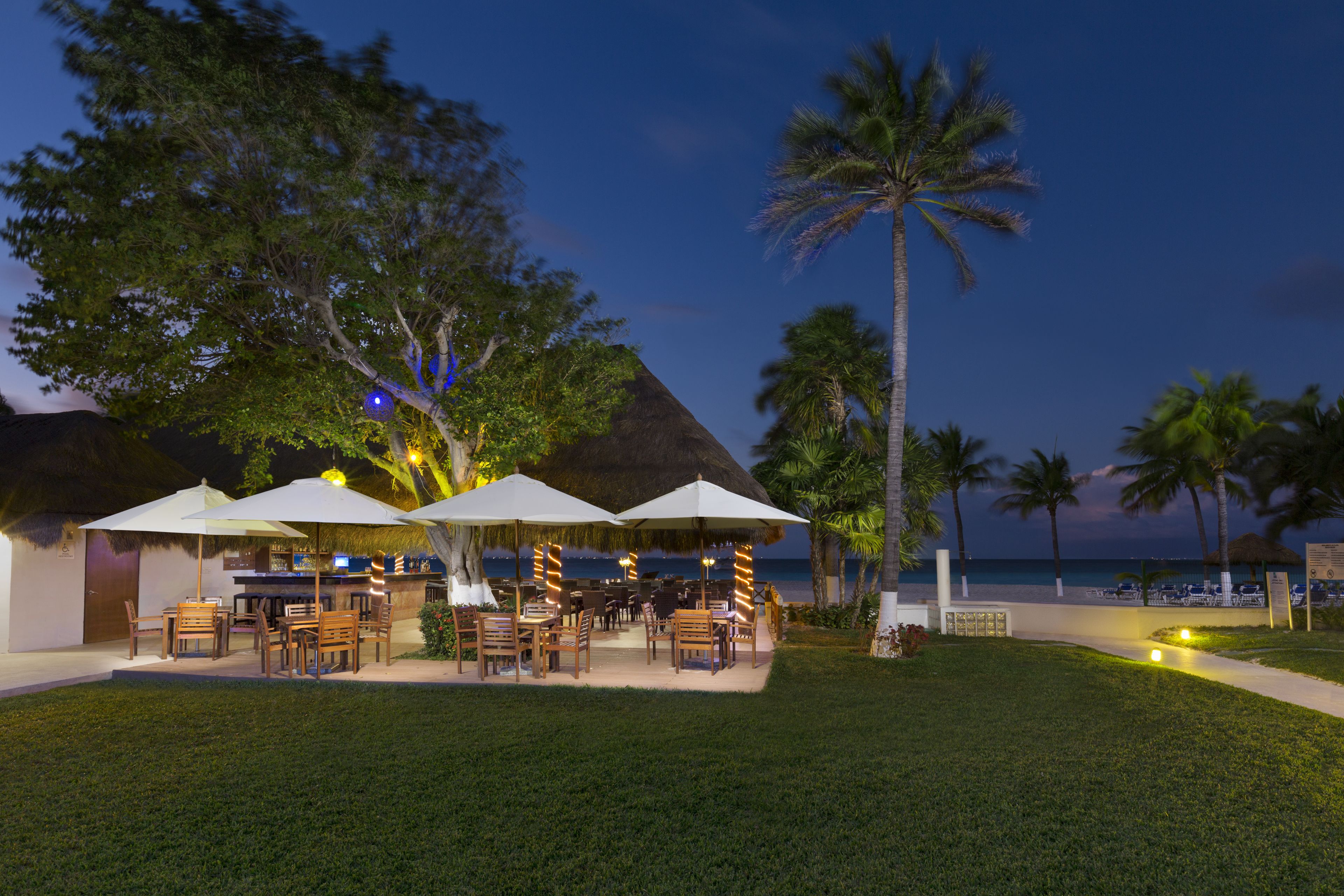 2 restaurantes, pequenos-almoços servidos 