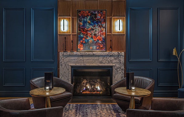 Este bar no lobby do hotel