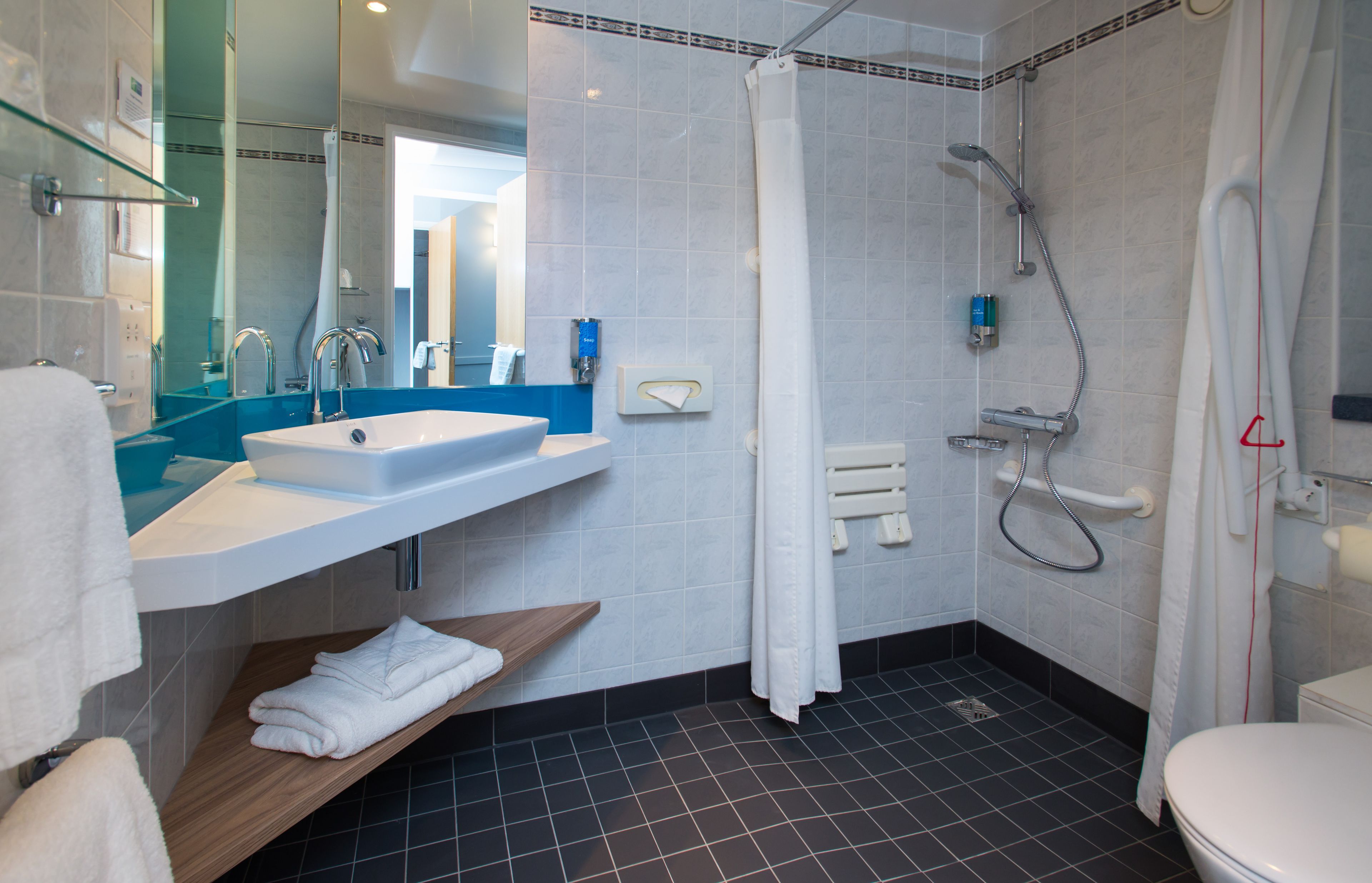 Holiday Inn Express Bath an IHG Hotel Bath Info Photos Reviews Book at Hotels