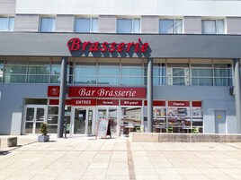 Almoços e jantares servidos, incluindo cozinha francesa 