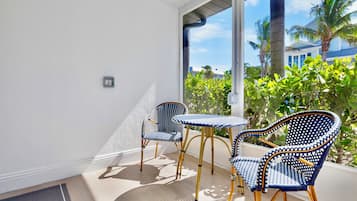 King Room | Vista para o jardim