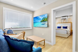 1 Bedroom King Suite | Roupa de alta qualidade, camas de colchão pillowtop 