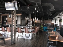 4 restaurantes, jantar, culinária americana