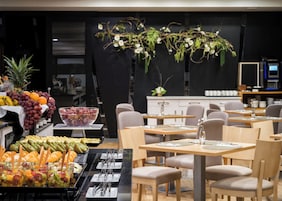 Café da manhã com buffet todos os dias mediante uma taxa