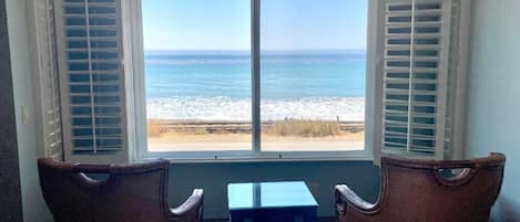 Quarto, 2 camas Queen, vista para o oceano (No pets) | Roupas de cama premium, camas com colchões pillow-top, escrivaninha