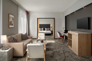 Suite Executiva, 1 cama king-size | Cofre no quarto, secretária, quartos insonorizados
