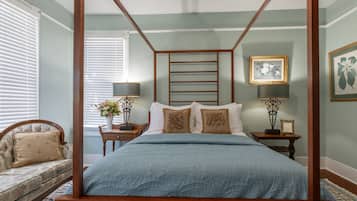 Quarto luxo, 1 cama Queen, vista para a cidade (Magnolia) | 1 quarto, roupas de cama premium, edredons de pluma