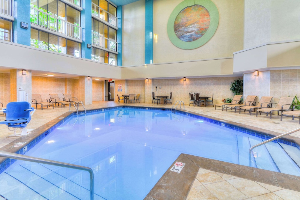Quality Inn Near The Island Pigeon Forge - Townsend