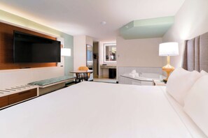 Suite, 1 cama king-size, não fumadores, banheira de hidromassagem | Roupa de alta qualidade, ferro/tábua de engomar, Wi-fi grátis 