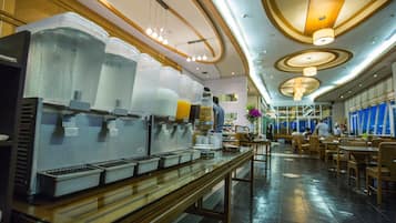 Café da manhã com buffet todos os dias (THB 353 por pessoa)