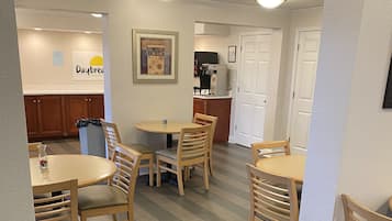 Pequeno-almoço continental diário incluído