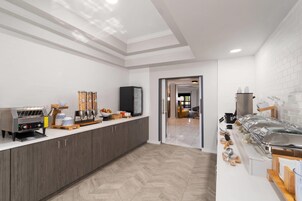 Pequeno-almoço tipo buffet incluído 