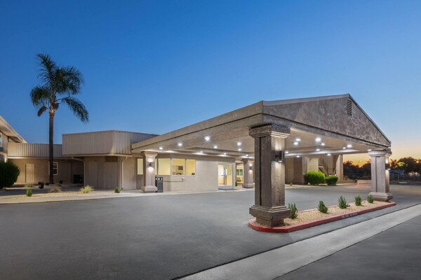 Ramada By Wyndham Merced - Merced, CA