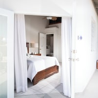 Terrace Queen | Roupas de cama premium, camas com colchões pillow-top, escrivaninha