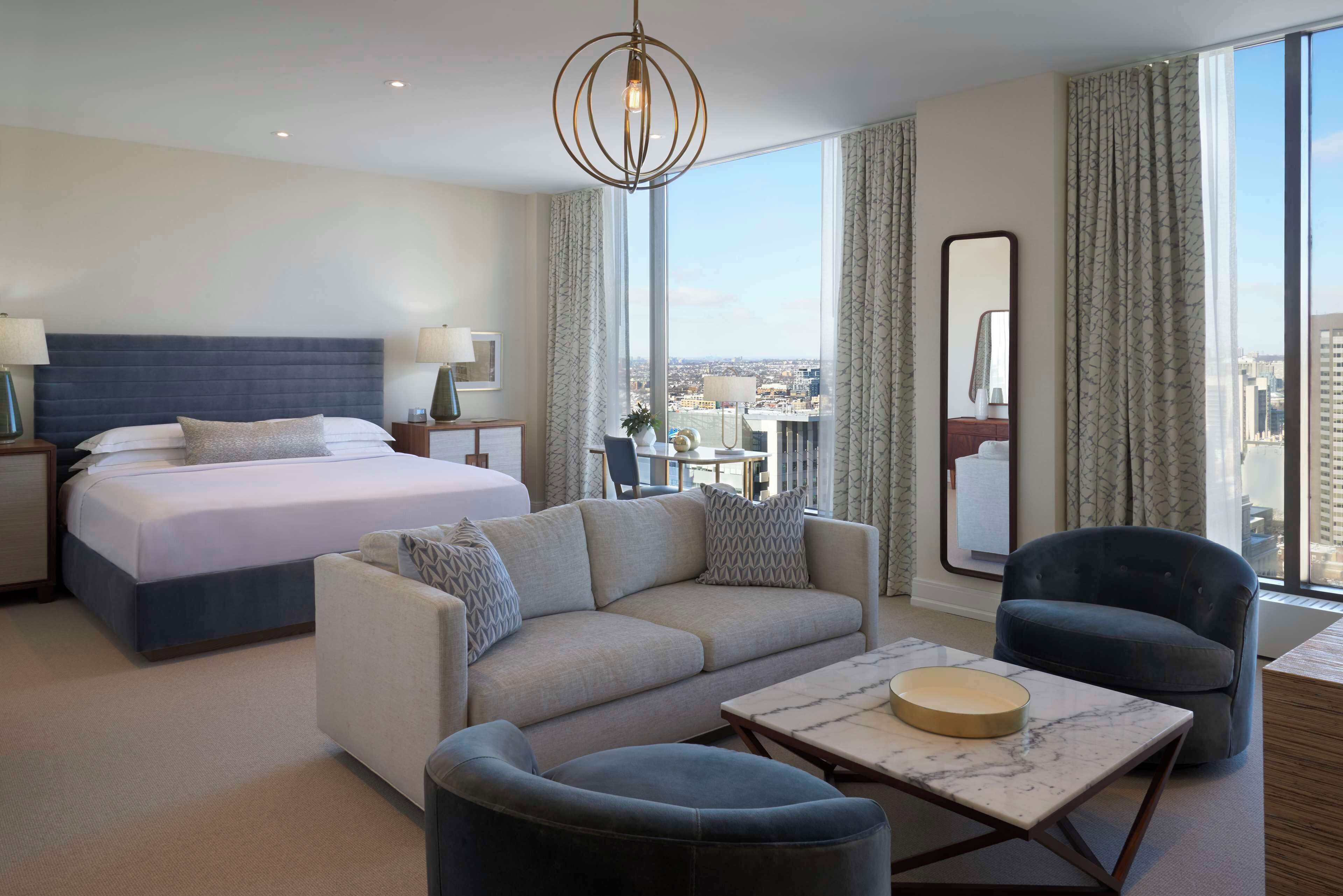 12 Best Hotels With A View Of CN Tower In Toronto | Trip101