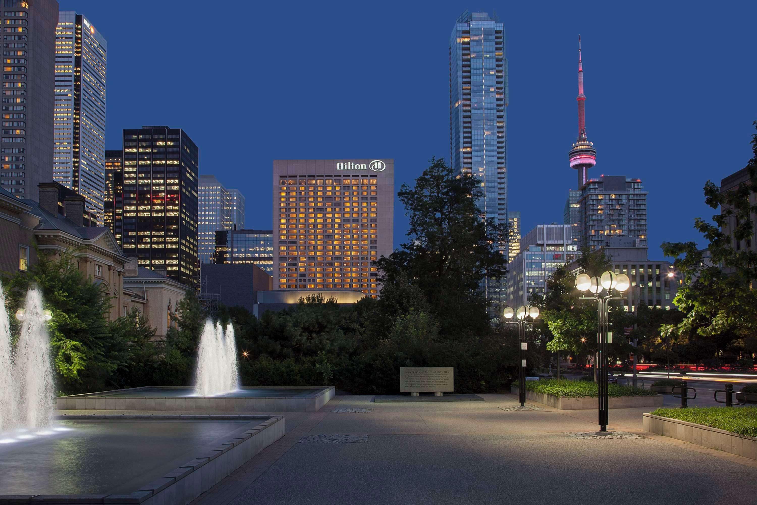 12 Best Hotels With A View Of CN Tower In Toronto | Trip101