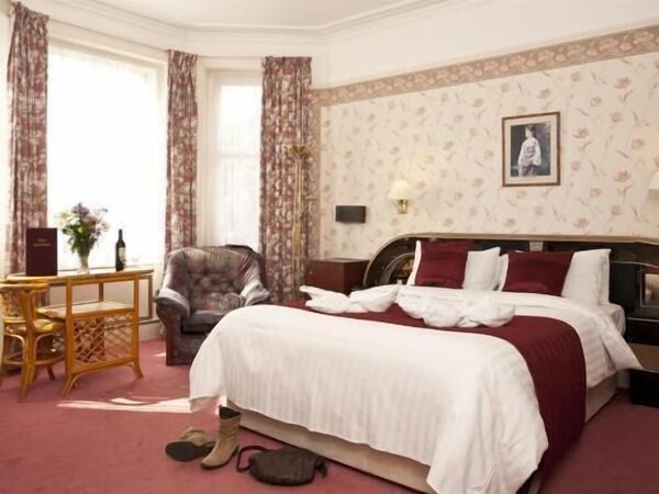 Denewood Hotel - Guest Accomodation - Boscombe