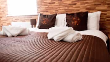 Quarto Duplo, casa de banho anexa | Ferro/tábua de engomar, Wi-fi grátis