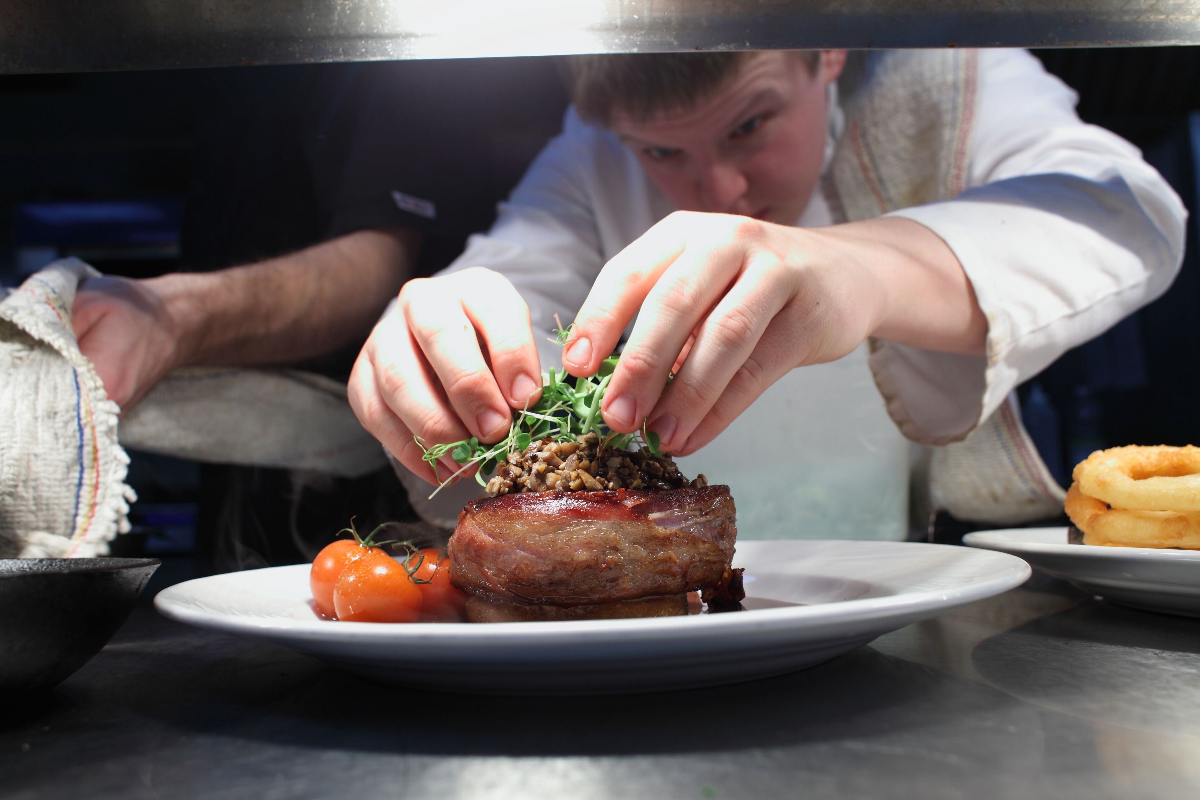 2 restaurantes, pequenos-almoços servidos, cozinha britânica 