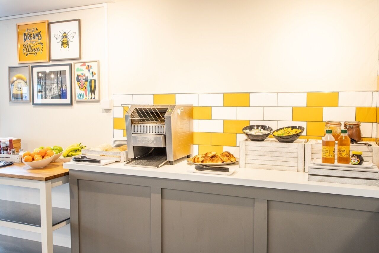 Café da manhã com buffet todos os dias mediante uma taxa