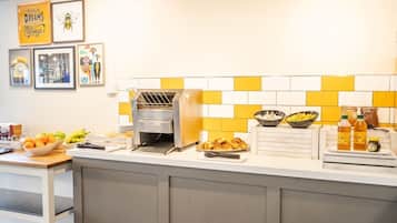 Café da manhã com buffet todos os dias mediante uma taxa